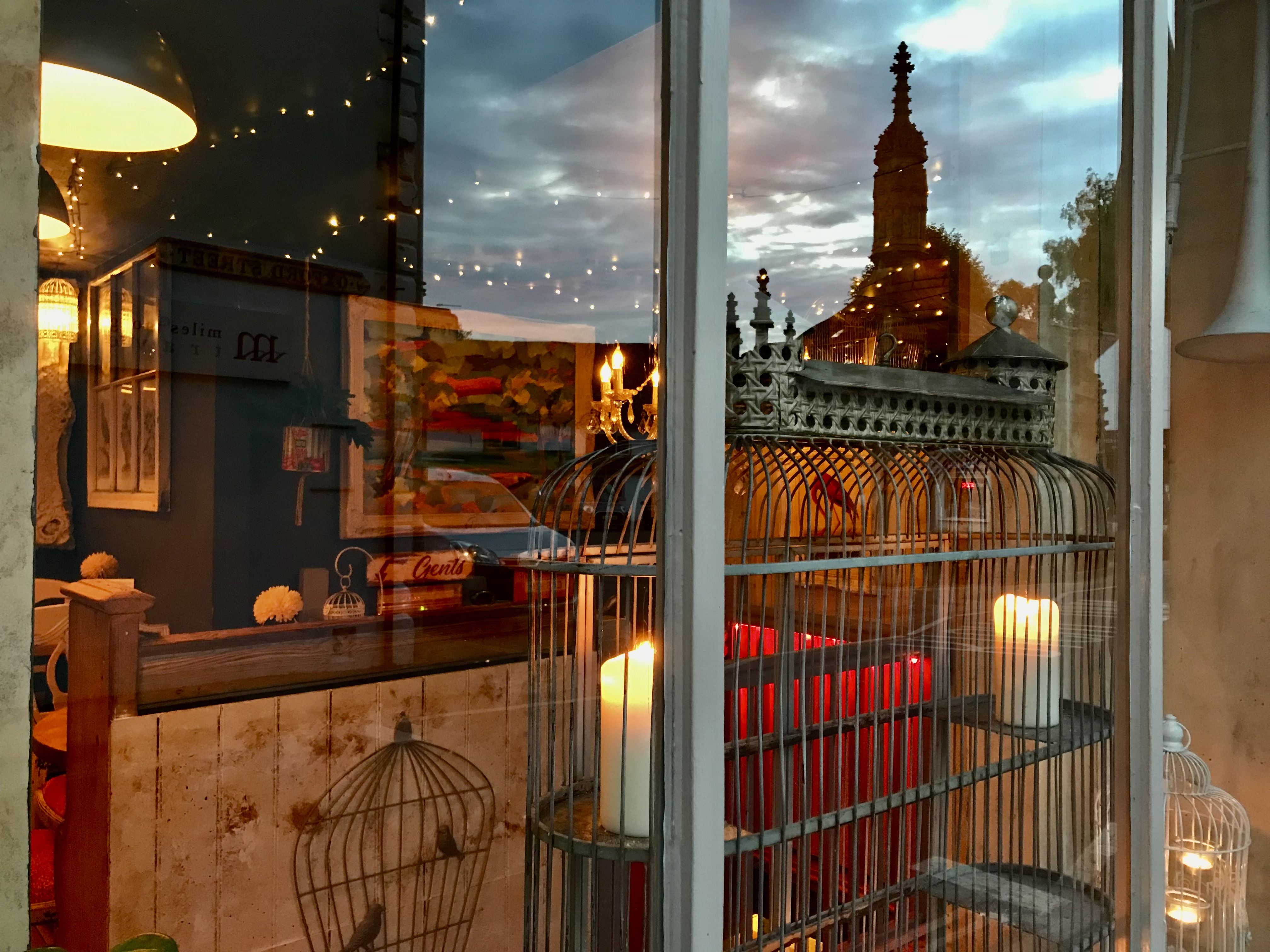 Dining In – THE BIRDCAGE